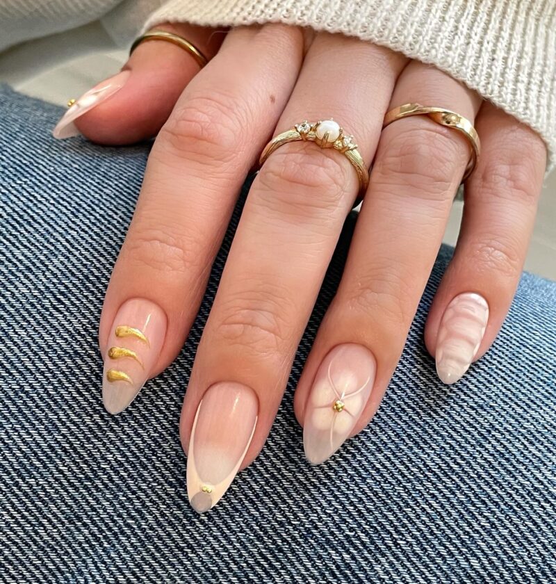 18 Cute Short Almond Nails Ideas | ThriveNaija