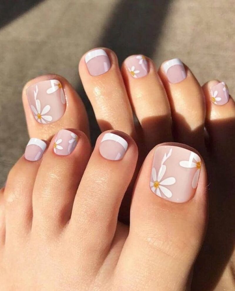 15 Chic Summer Toenail Color Ideas | ThriveNaija